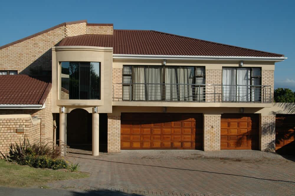 Bon A Vie Self-catering and b&b Gonubie Full Solar Power, no load ...