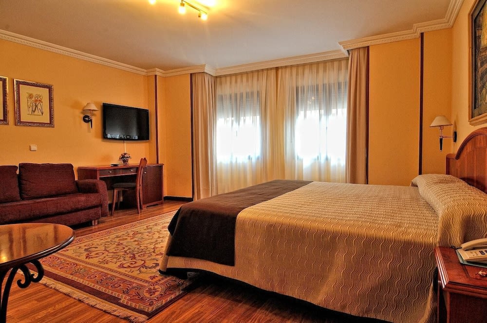 Hotel Alisi, Aranda de Duero | Mejores ofertas | Rumbo