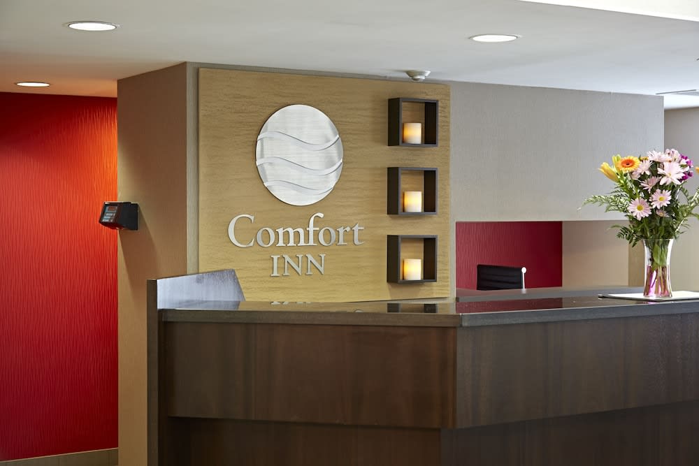 Comfort Inn South Shore, Boucherville | Best deals | lastminute.com