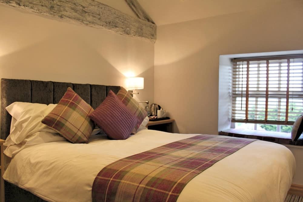 Healds Hall Hotel, Liversedge | Best deals | lastminute.com