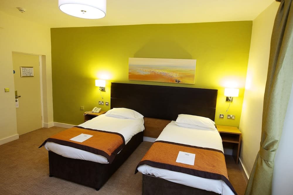 The Twelve Knights, Port Talbot | Best deals | lastminute.com