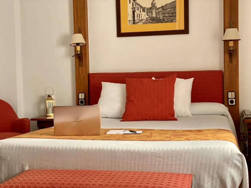 Hotel El Bedel, Alcalá de Henares | Best deals | lastminute.com