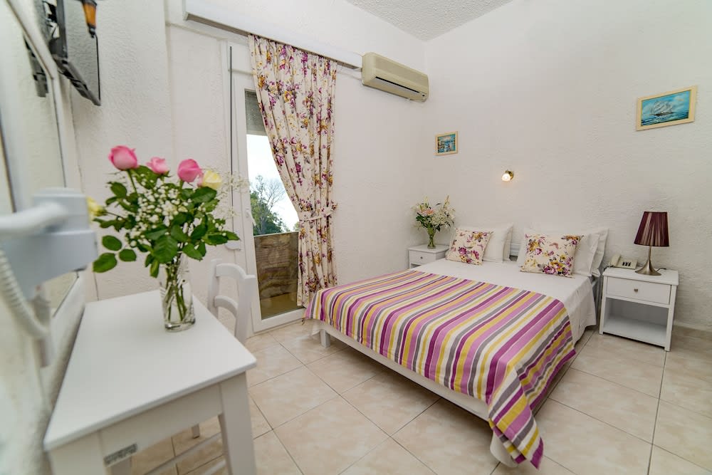 Roxani Hotel, Malevizi | Günstige Angebote | lastminute.de