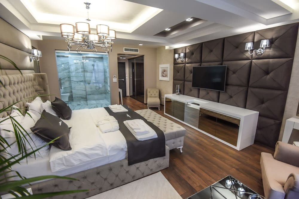 Hotel Mirror, Petrovec | Best deals | lastminute.com