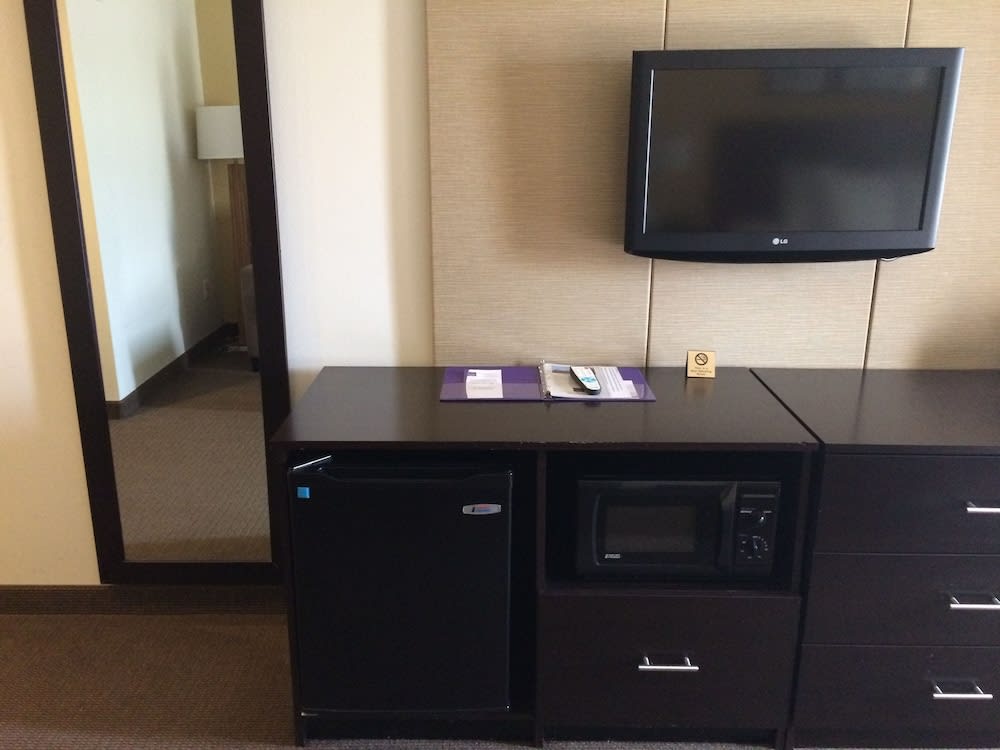 Sleep Inn & Suites Indoor Waterpark, Liberty | Best deals | lastminute.com