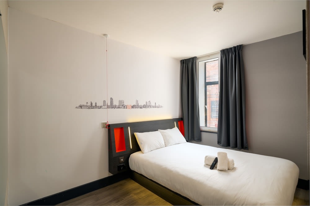 Premier Inn Oxford City Centre (Westgate), Oxford | Best deals ...