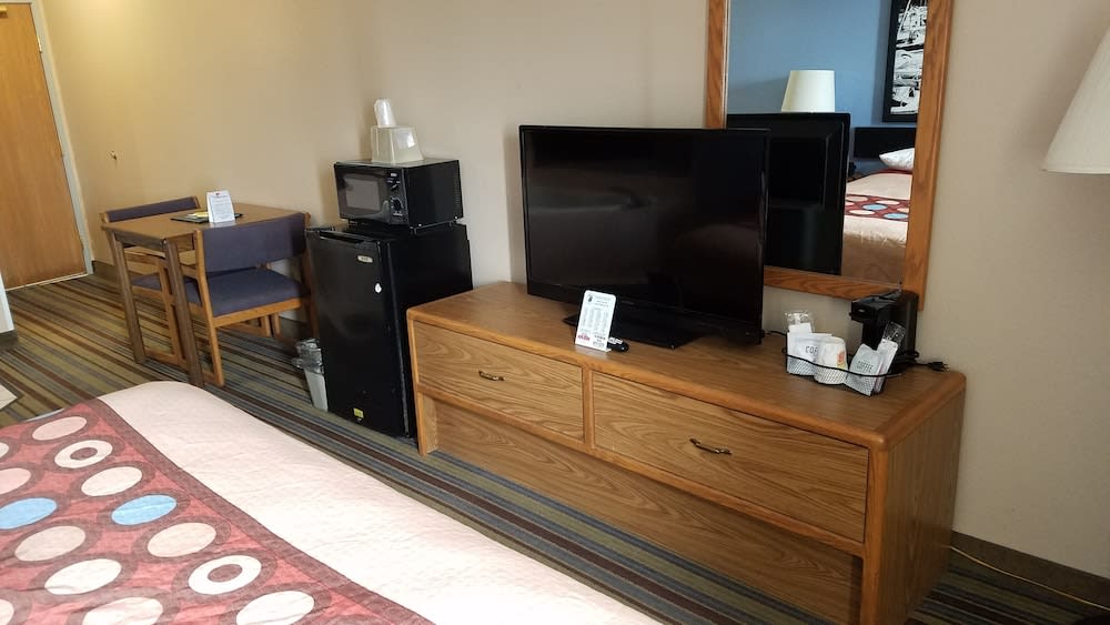 Super 8 By Wyndham Pontoon Beach Il/St. Louis Mo Area, Pontoon Beach ...