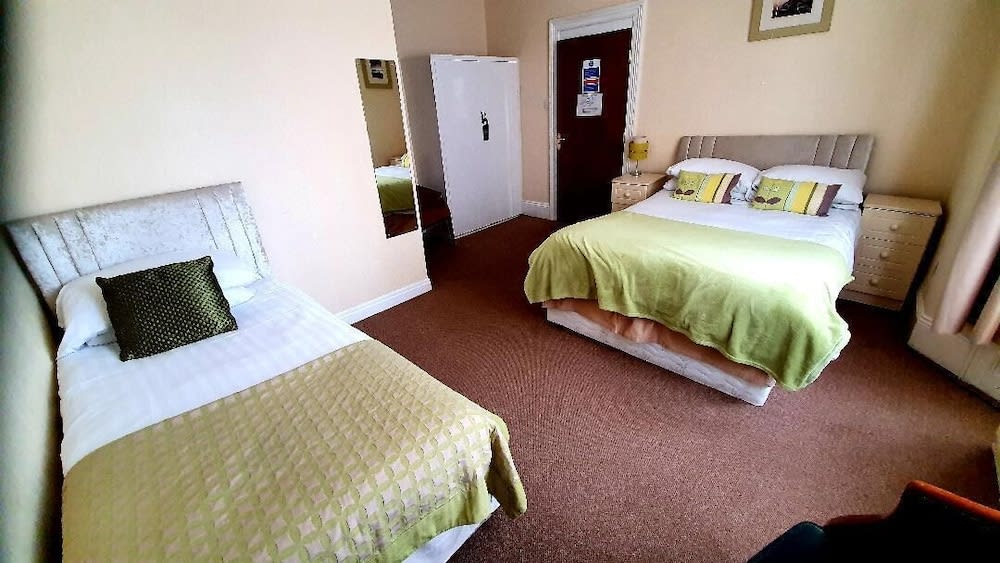 Rivelyn Hotel Bar & Restaurant, Scarborough | Best deals | lastminute.com