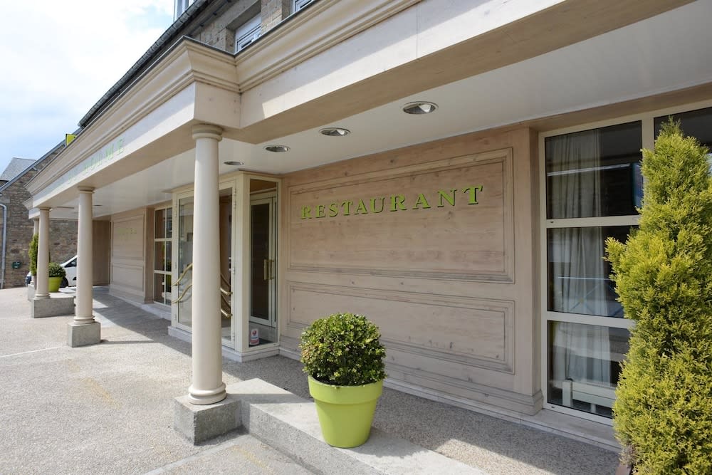 Logis Hôtel Restaurant Le Gue Du Holme, Saint-Quentin-sur-le-Homme ...