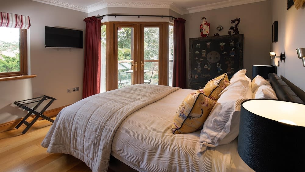 Hamble Retreat House and Luxury Studios, Southampton | Best deals ...