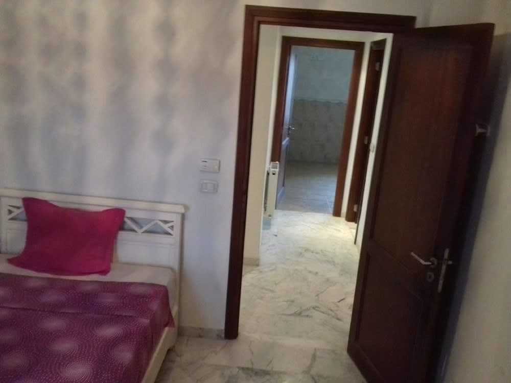 Benzineb Immo Cité Khadra, Tunis | Best deals | lastminute.com