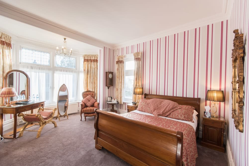 Grovefield Manor, Poole | Best deals | lastminute.com