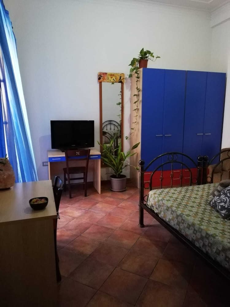 Guglielmo room's B&B, Catania | Best deals | lastminute.com