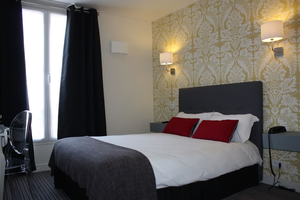 Hotel Dauphin, Puteaux | Best deals | lastminute IE