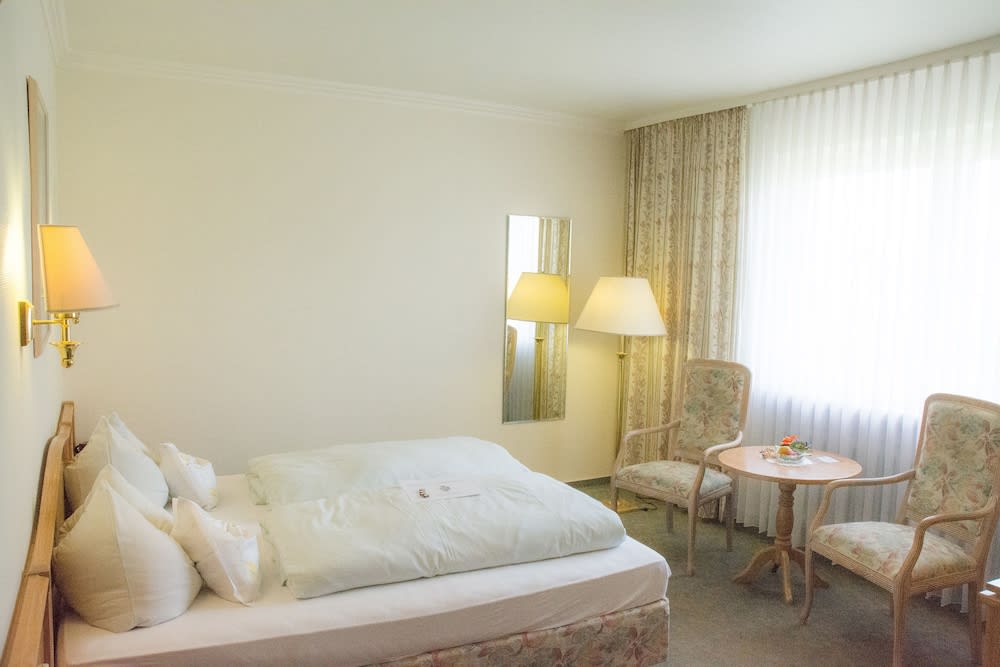 Landhotel Sonneneck - Breuna im Naturpark, Breuna | Günstige Angebote ...