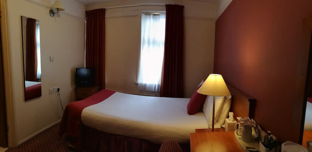 The Tudor Hotel, London | Best deals | lastminute.com