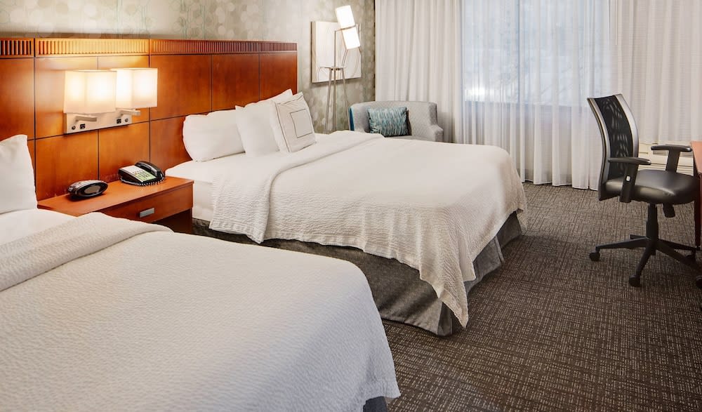 Courtyard by Marriott Pittsburgh West Homestead Waterfront, Homestead ...