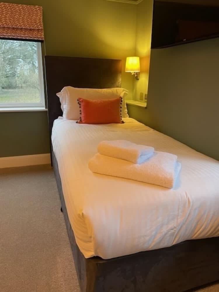 Cottesmore Hotel Golf & Country Club, Crawley | Best deals | lastminute.com