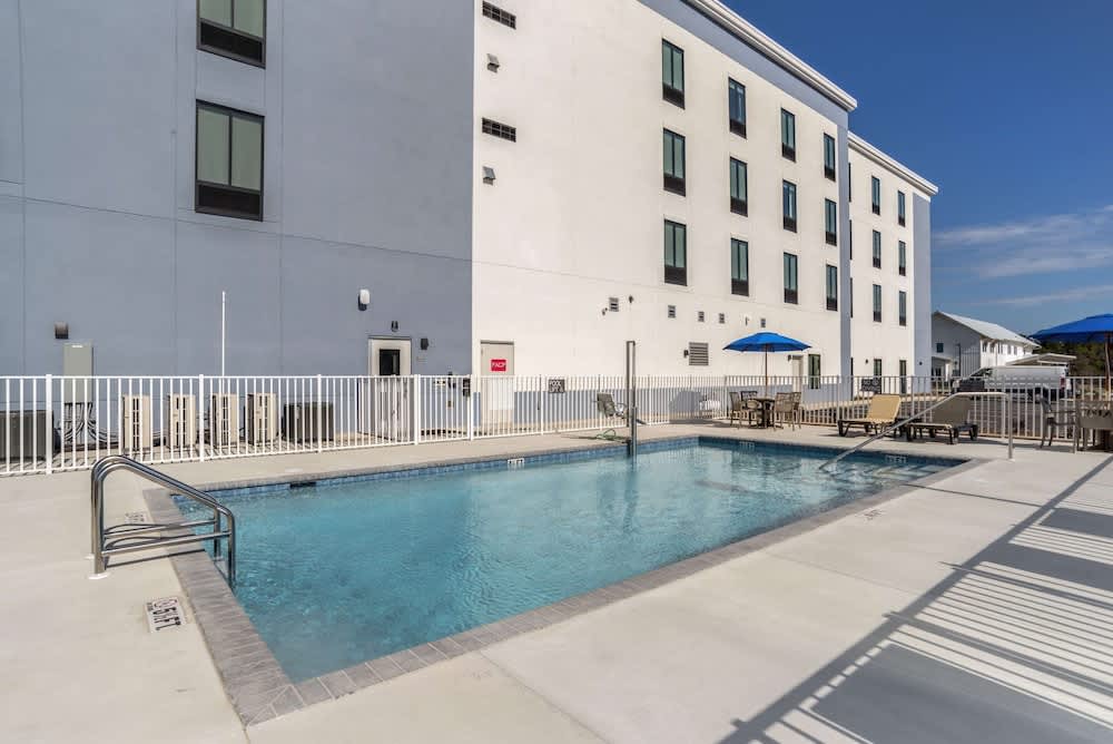 Comfort Inn & Suites Panama City Beach - Pier Park Area, Panama City ...