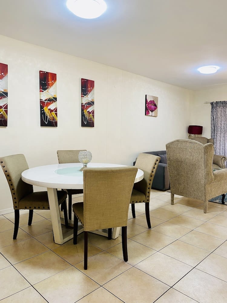 Sandton 77 Grayston Dr, Johannesburg | Günstige Angebote | lastminute.de
