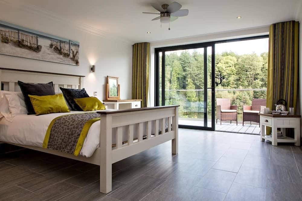 Canada Lodge and Lake, Cardiff | Best deals | lastminute.com