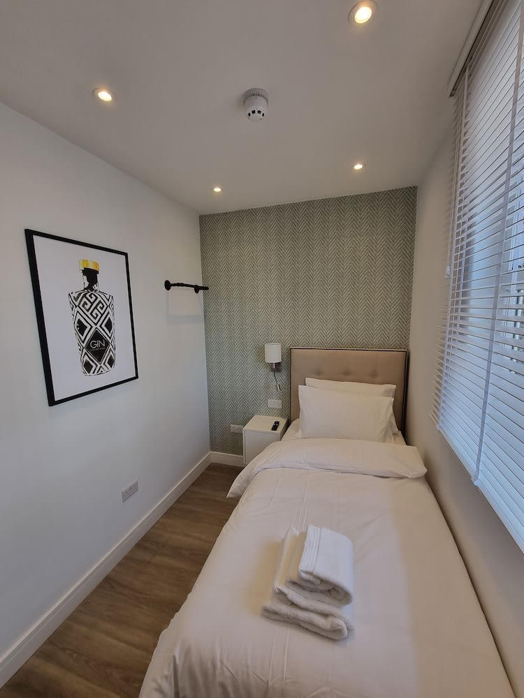 Hotel CG London, London | Best deals | lastminute.com