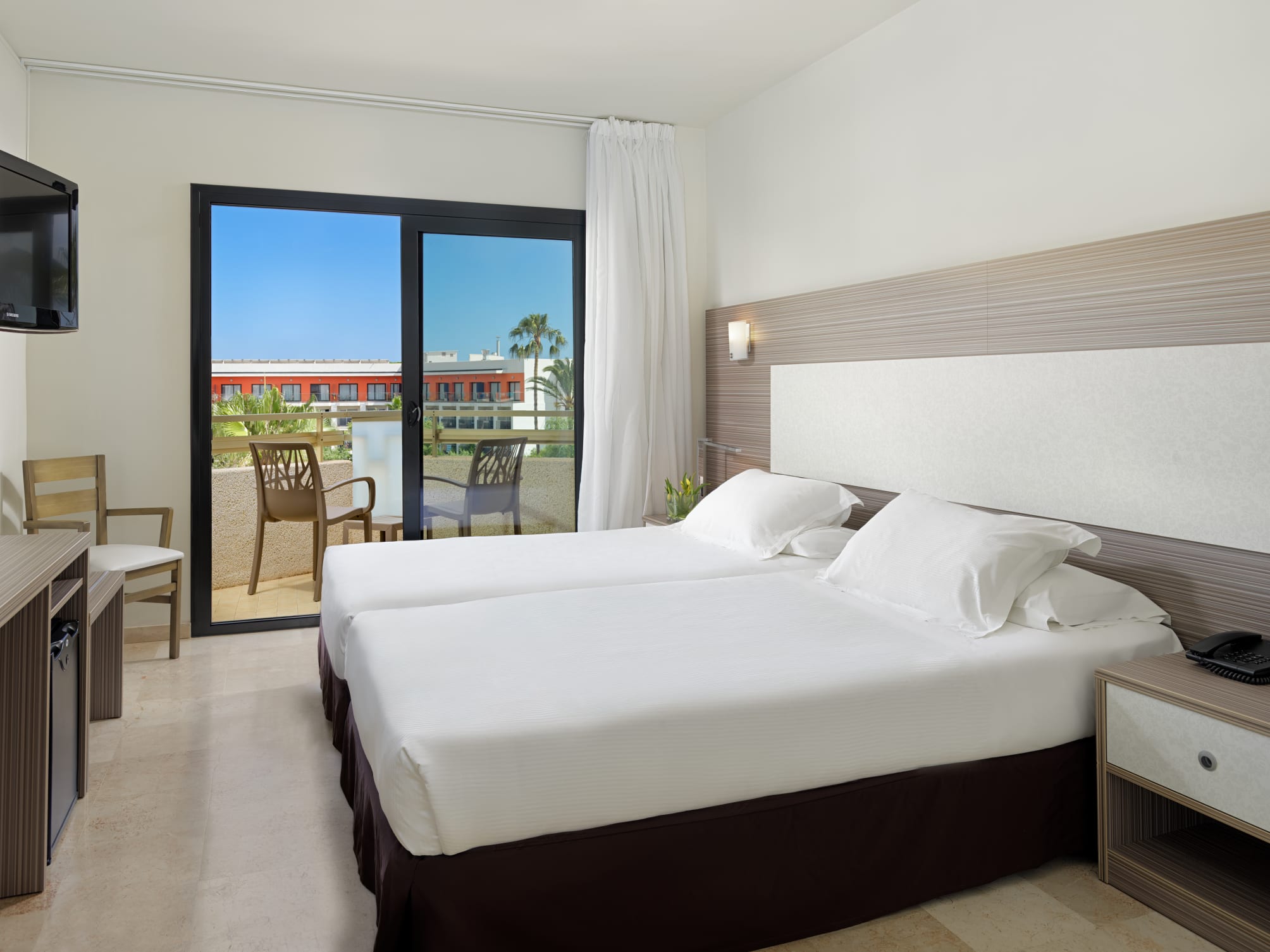 H10 Cambrils Playa, Cambrils | Best deals | lastminute.com