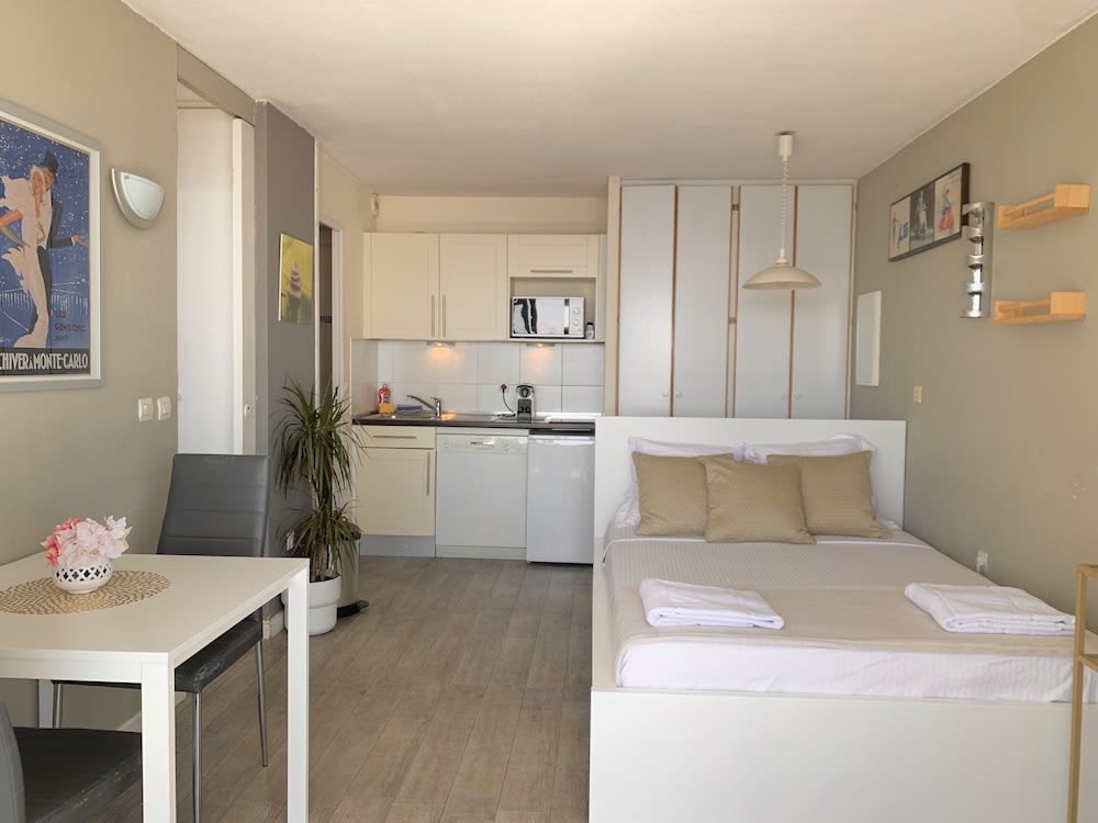 SARA RIVIERA Costa Plana, Cap-d'Ail | Bästa erbjudanden | lastminute SE