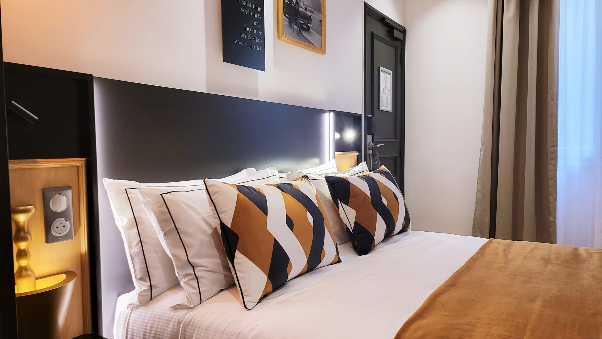 Star Champs-Elysées, Paris | Meilleures offres | lastminute.com