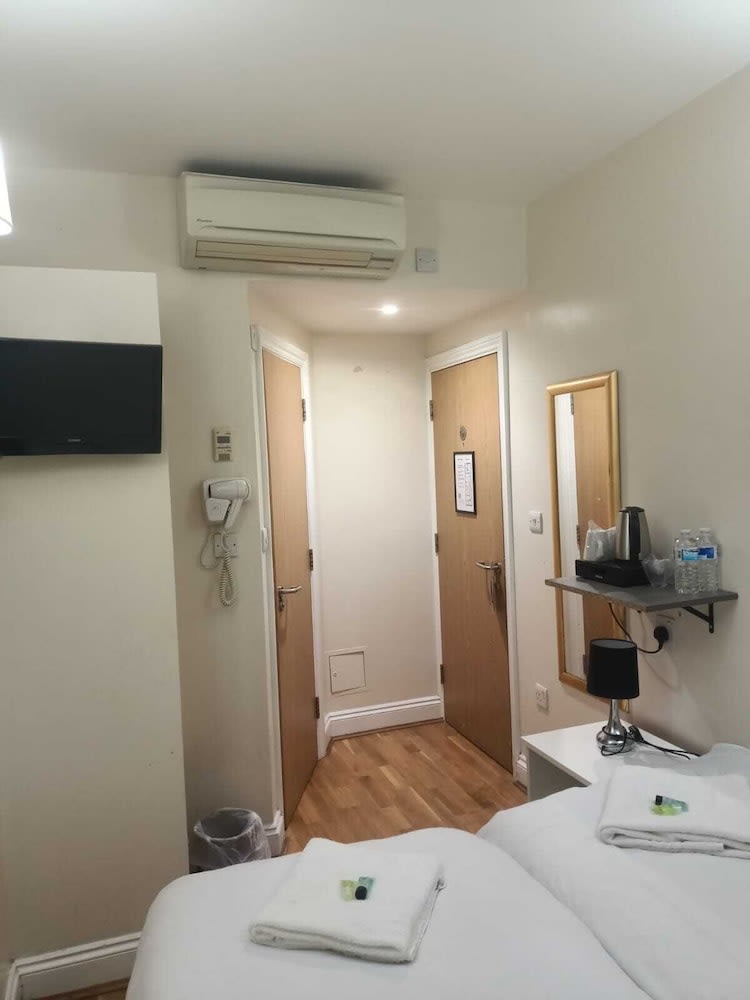 Coronation Hotel, London | Best deals | lastminute.com
