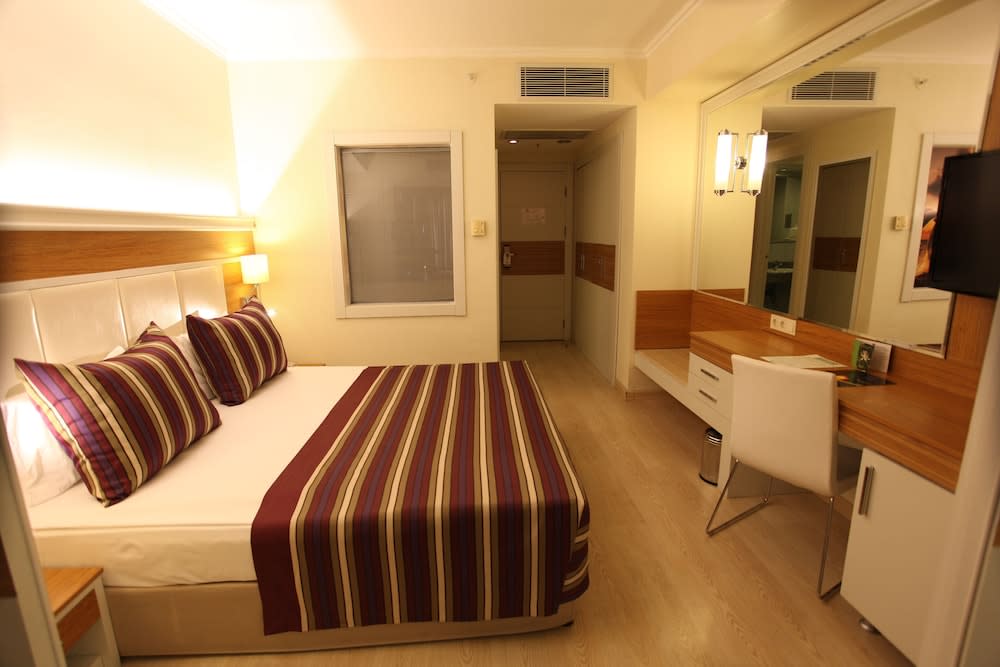 AQI Pegasos Royal, Alanya | Best deals | lastminute.com