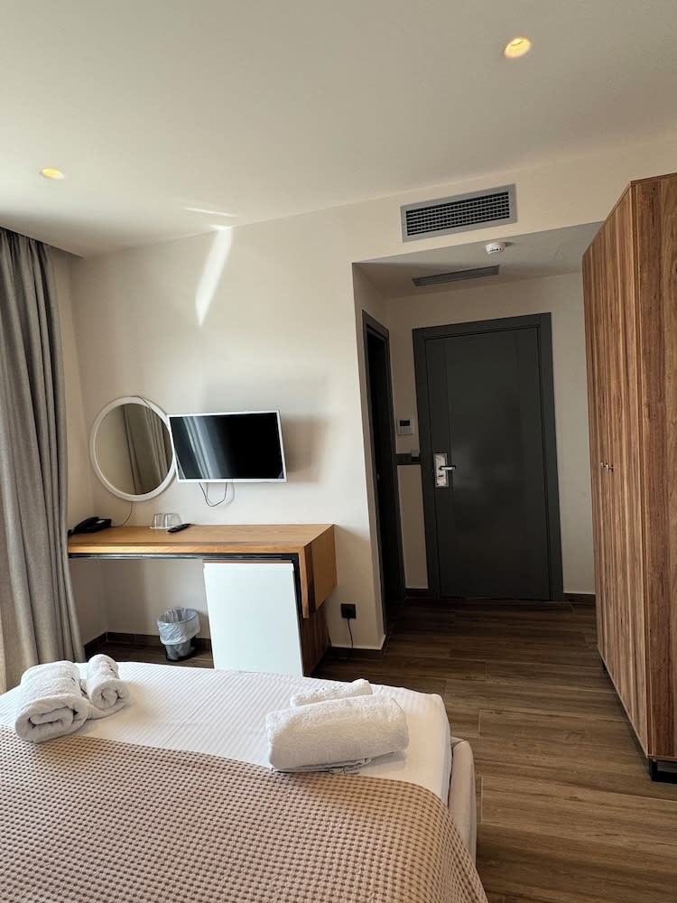 Hotel Utopia, Ksamil | Best deals | lastminute.com