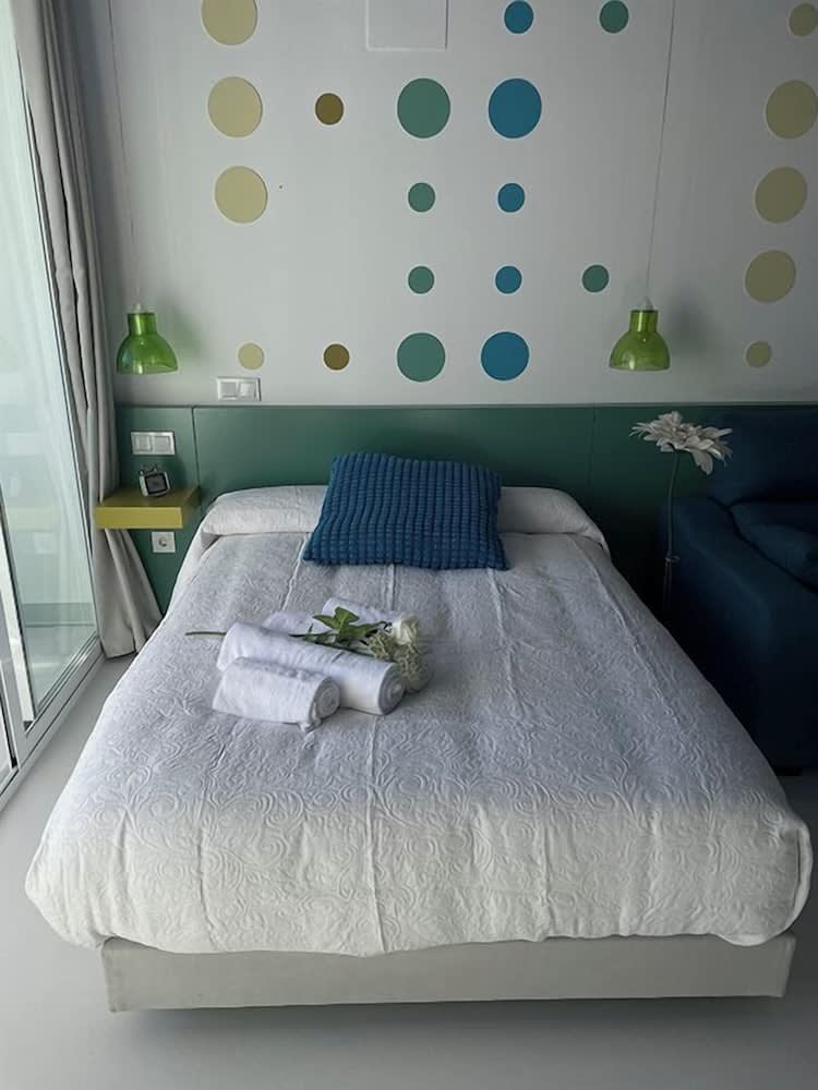 LAHOLA Glam Suites, Torremolinos | Best deals | lastminute.com