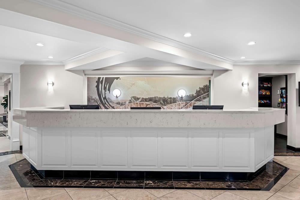 Best Western Plus Puyallup Hotel, Puyallup | Best deals | lastminute.com