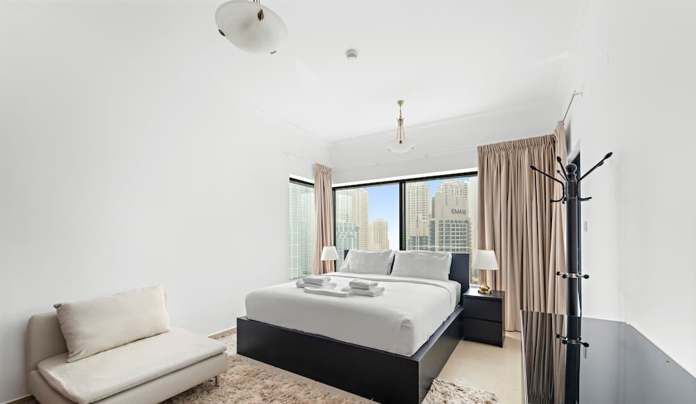 WelHome - Stunning High-Rise with Canal View Near MarinaMall, Dubai ...