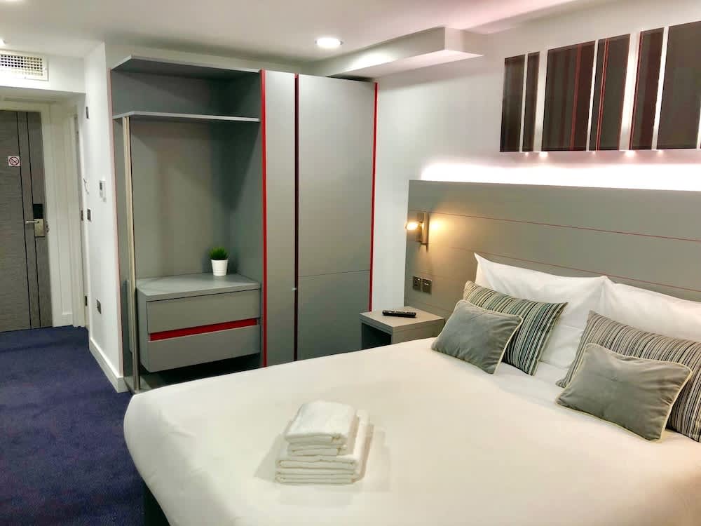 Ilford Hotel Goodmayes, Ilford | Best deals | lastminute.com