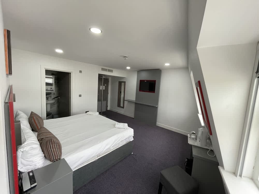 Ilford Hotel Goodmayes, Ilford | Best deals | lastminute.com