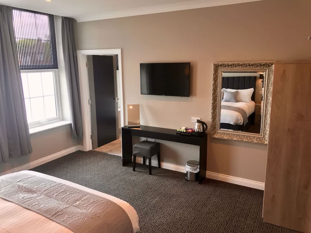 The Raven Hotel, Corby | Best deals | lastminute.com