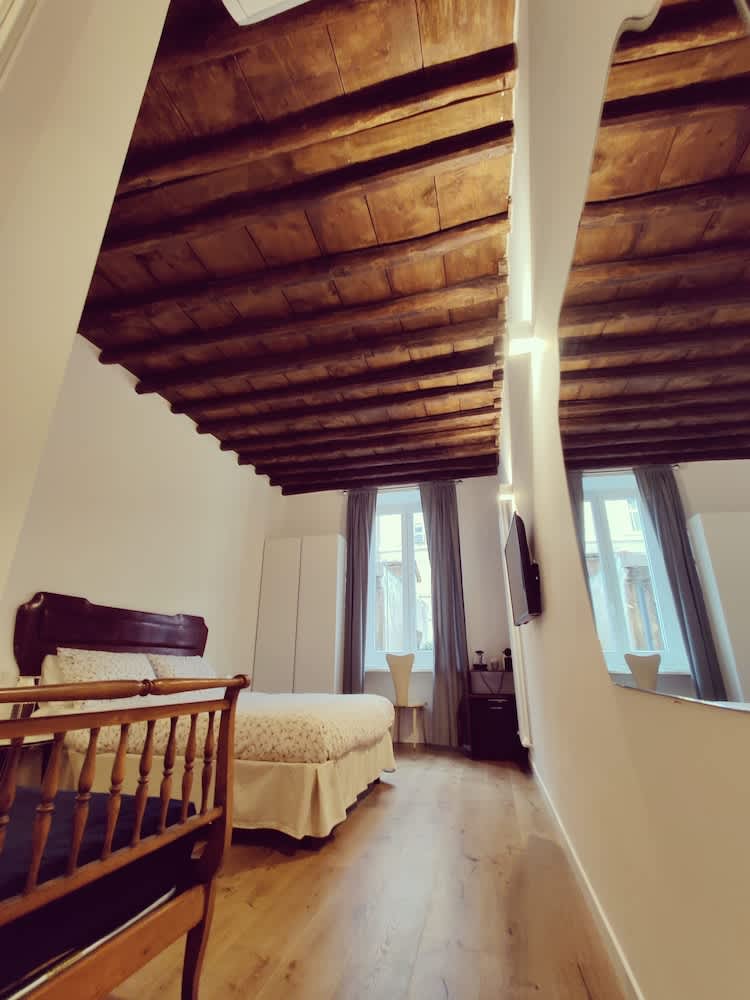 Roman Forum Rooms, Rome | Best deals | lastminute.com