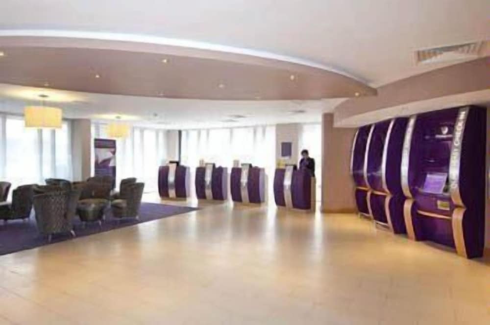 Premier Inn London Heathrow Airport T2 & T3 - Bath Road, Heathrow ...