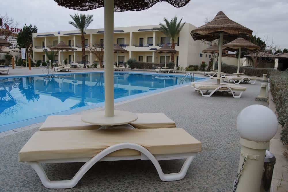 Cataract Resort & Aqua Park Naama Bay, Sharm-el-Sheikh | Beste deals ...