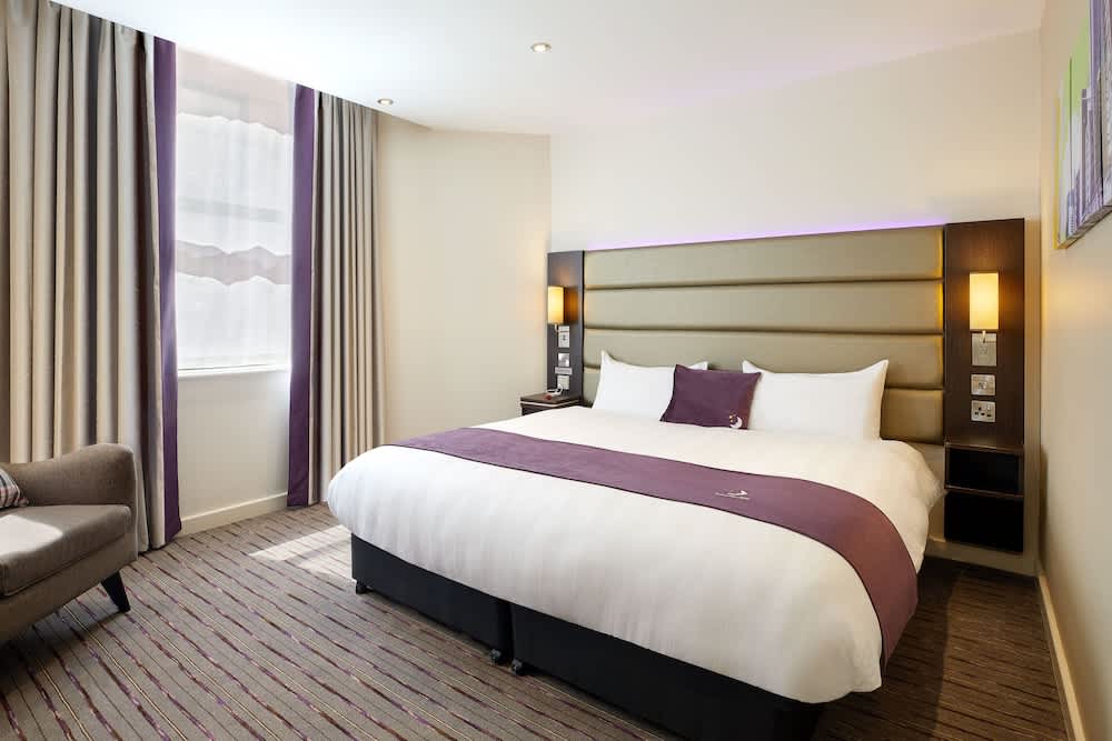Premier Inn Edinburgh City Centre York Pl/St James, Edinburgh | Best ...