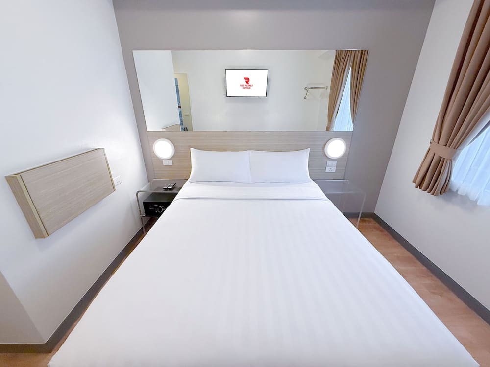 Red Planet Ortigas, Pasig | Best deals | lastminute.com