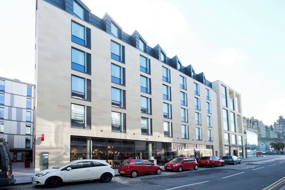 Premier Inn Edinburgh Cc Royal Mile, Edinburgh | Best deals ...