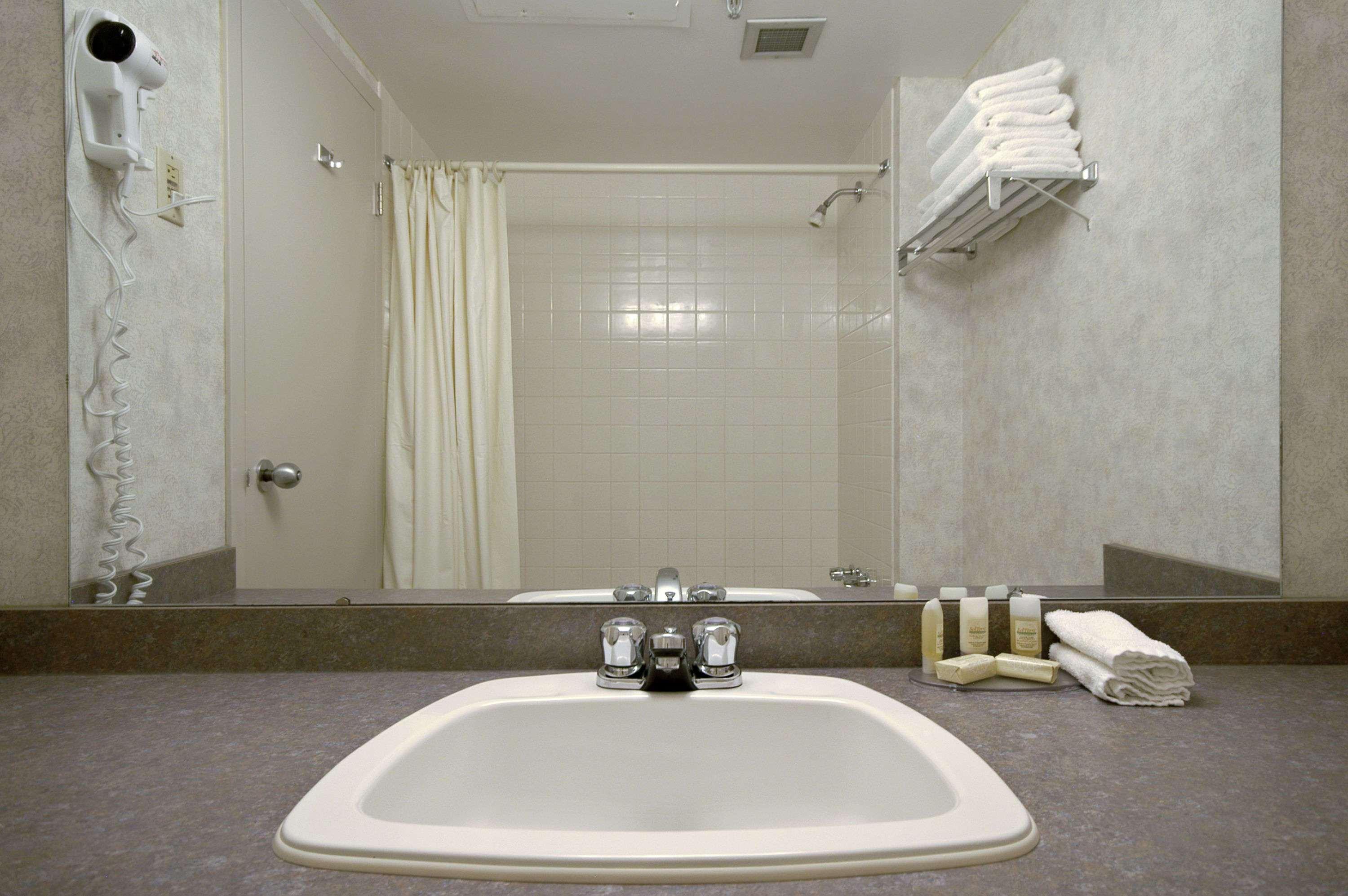 Howard Johnson by Wyndham Portage La Prairie, Portage La Prairie | Best ...