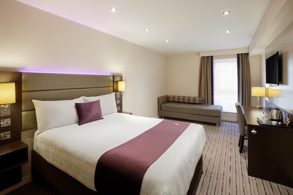 Premier Inn Manchester - Cheadle, Cheadle | Best deals | lastminute.com