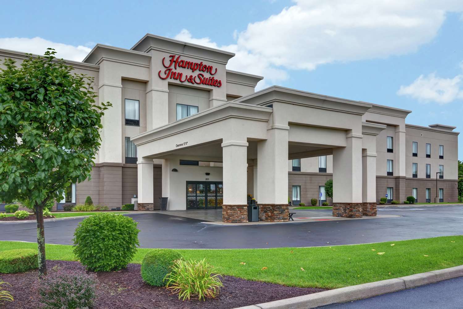 Hampton Inn & Suites New Hartford, New Hartford | Best deals ...