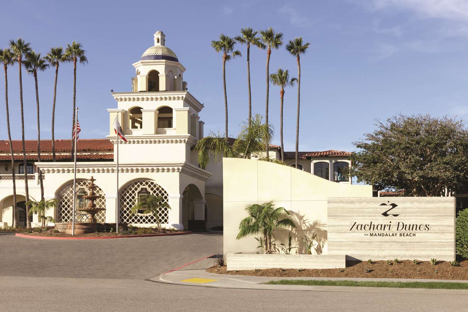 Zachari Dunes on Mandalay Beach, Curio Collection by Hilton, Oxnard ...