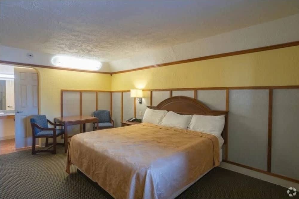 Econo Lodge, Canadian | Best deals | lastminute US