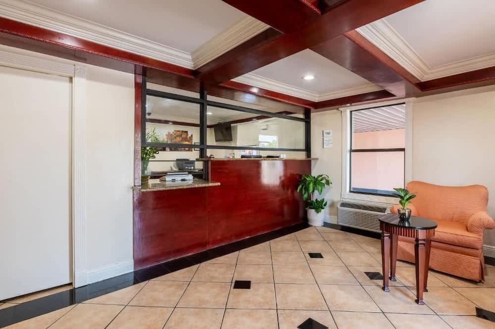 Relax Inn and Suites, New Orleans | Best deals | lastminute.com